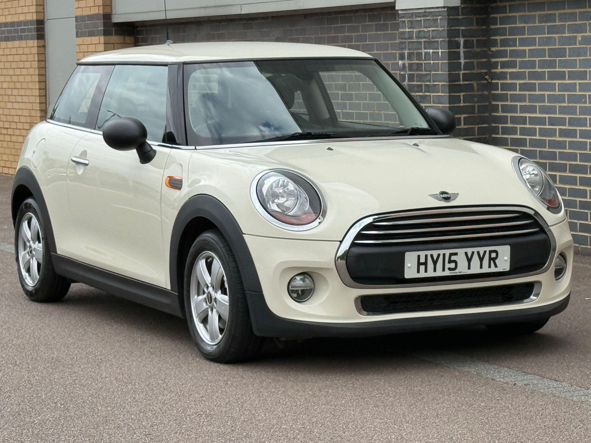2015 MINI Hatch 1.2 | Lake Motors LTD