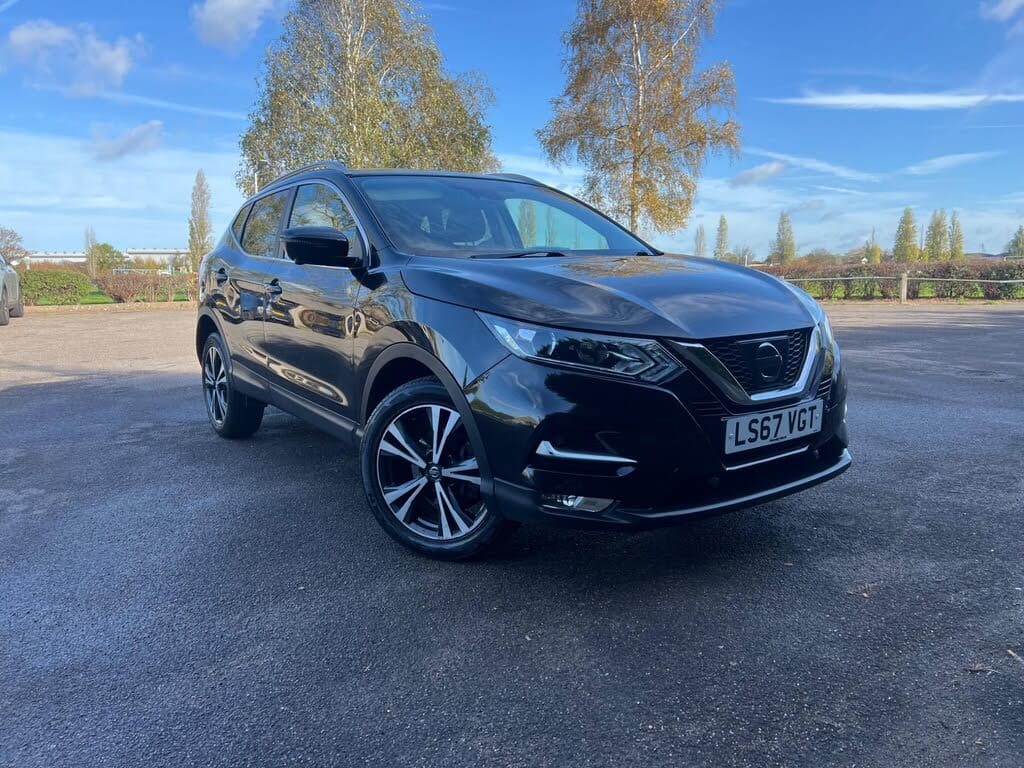2017 Nissan Qashqai 1.2 DIG-T N-Connecta Xtronic CVT | AHR MOTORS LIMITED